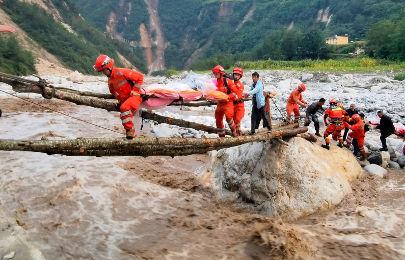 紧急驰援四川泸定地震灾区
